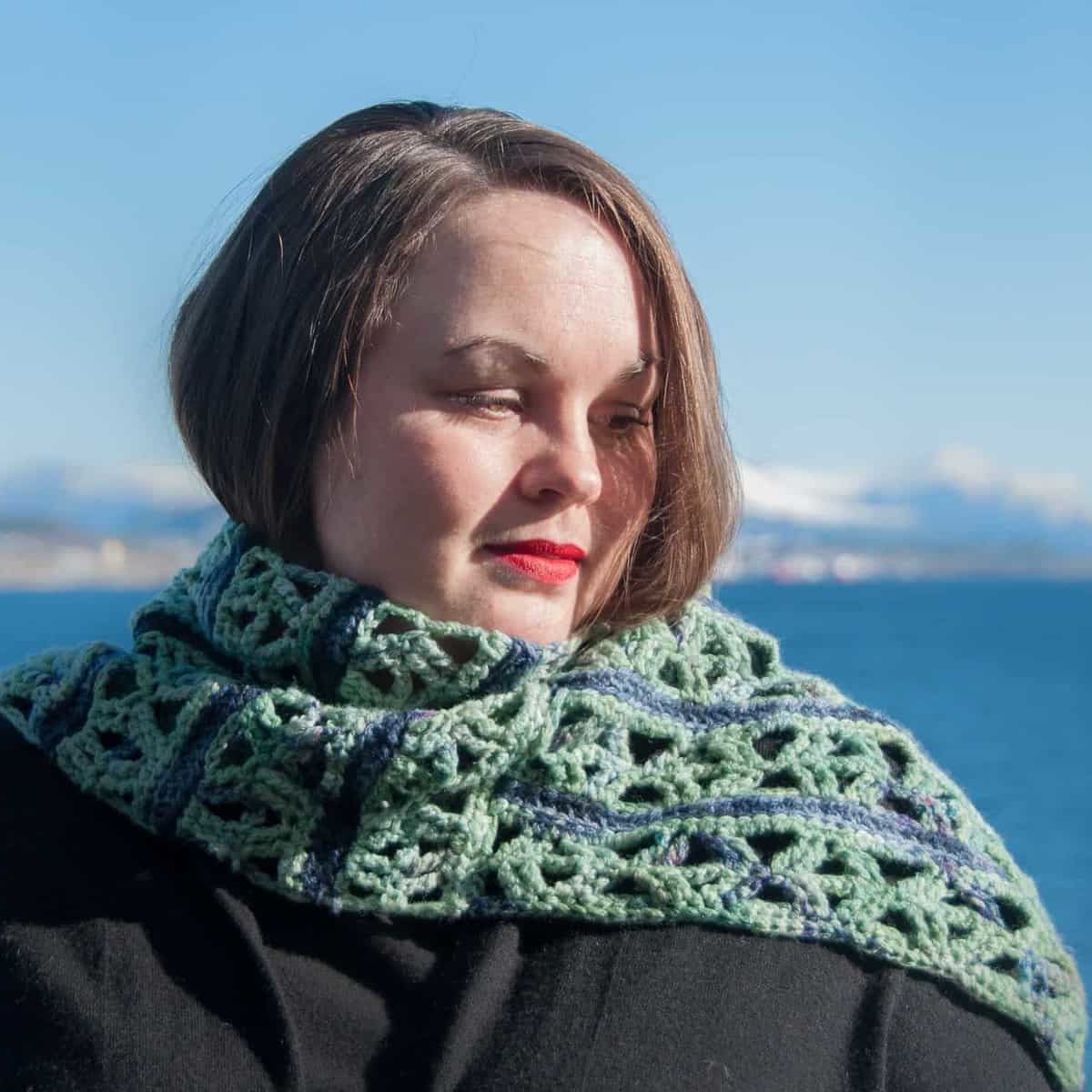 Crochet Shine Spring Cowl - FREE Crochet Pattern