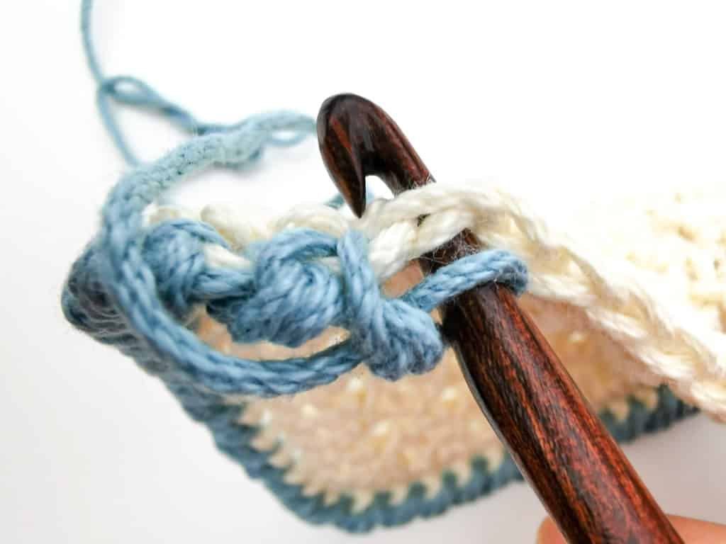 Crochet Crab Stitch - Reverse Single Crochet - Easy Tutorial