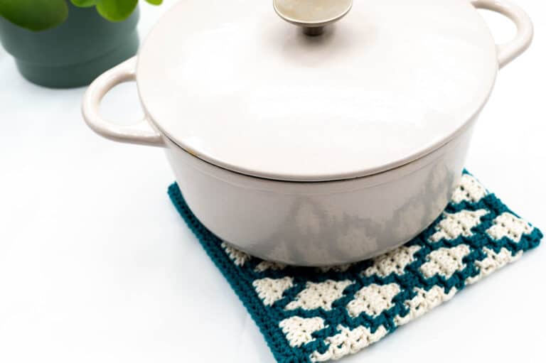 Free Mosaic Crochet Hot Pad Pattern - Detailed Easy Pattern