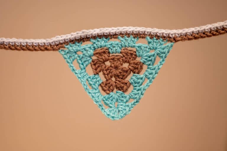 Free Triangle Granny Square Garland Pattern |Crochet Bunting