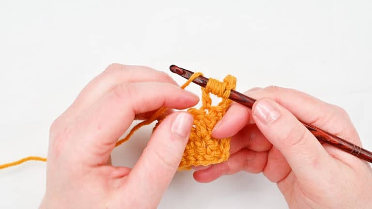 Quadruple Treble Crochet Stitch(qtr) in 4 Easy Steps (📸+📹)