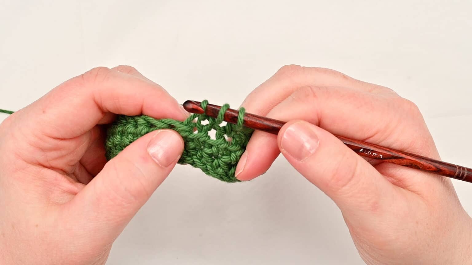 How to Invisible Half Double Crochet Decrease - 6 Steps