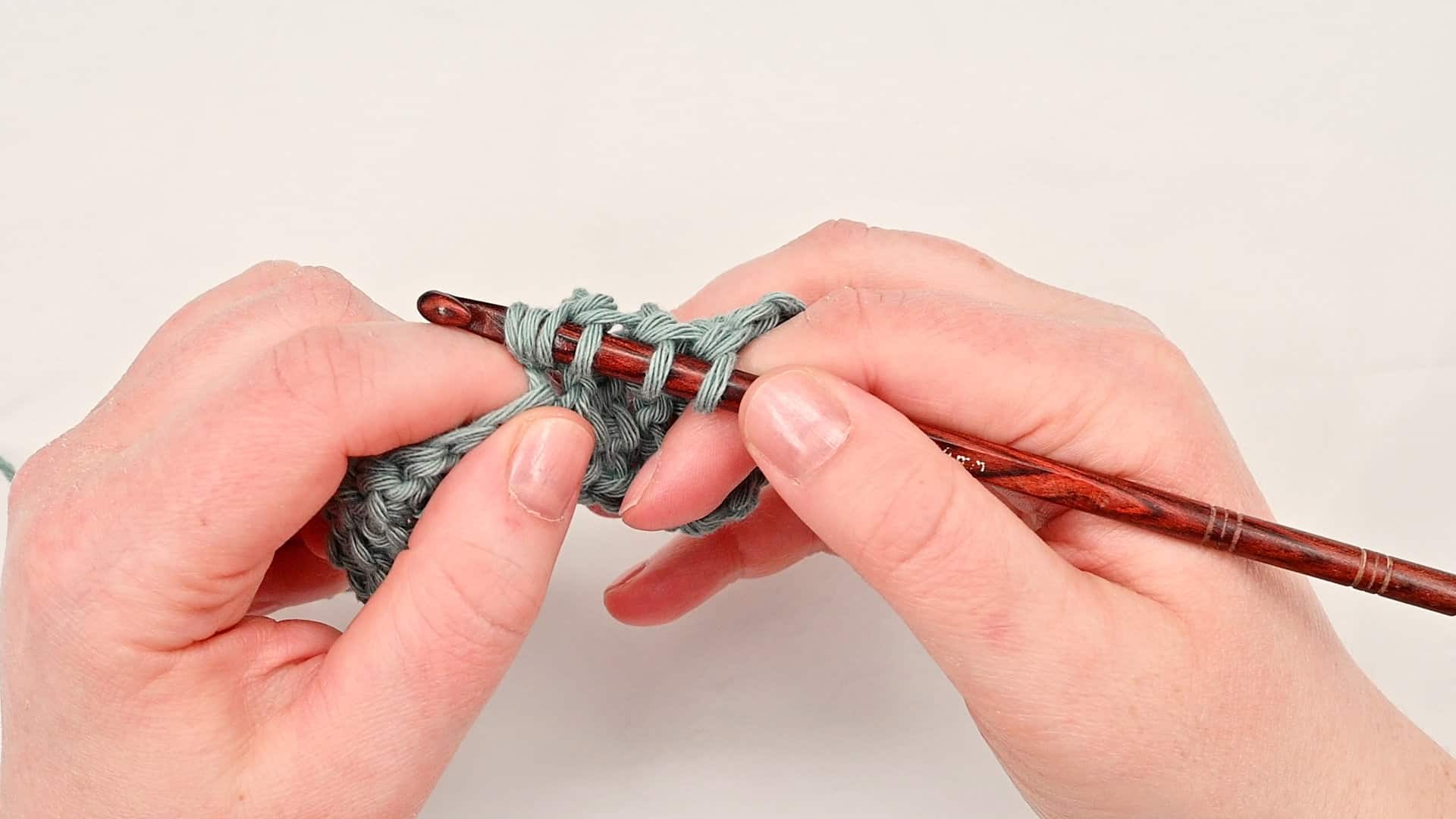 How To tr4tog In Crochet - Treble Crochet 4 Together - Easy