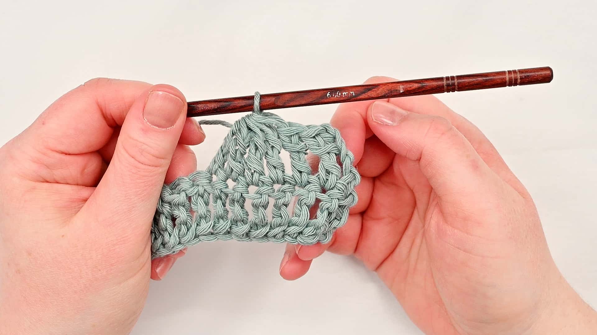 How To tr4tog In Crochet - Treble Crochet 4 Together - Easy