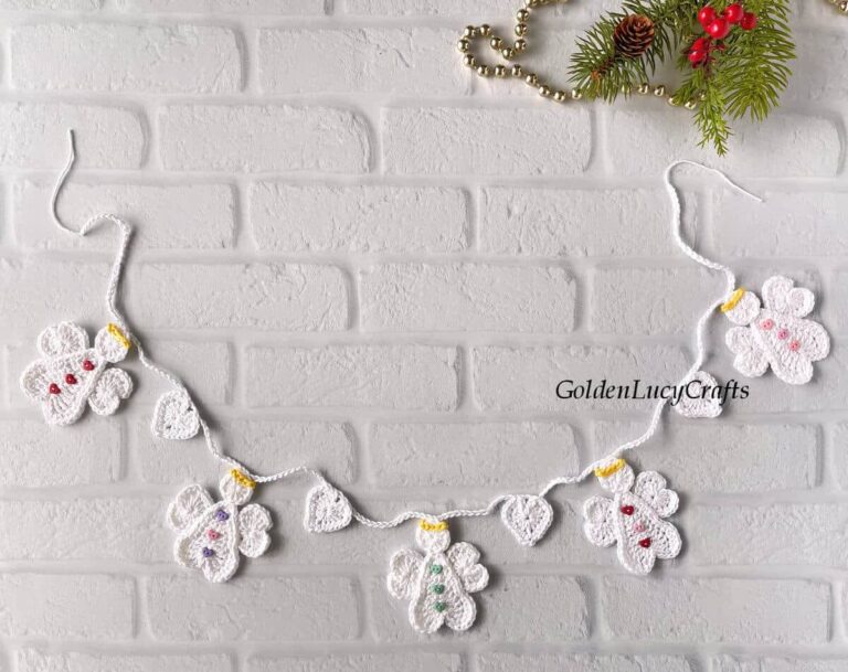15+ Crochet Christmas Garlands - Fun & Festive Patterns
