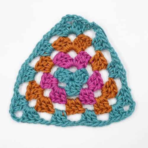 How to Crochet A Triangle Granny Square - Easy Tutorial