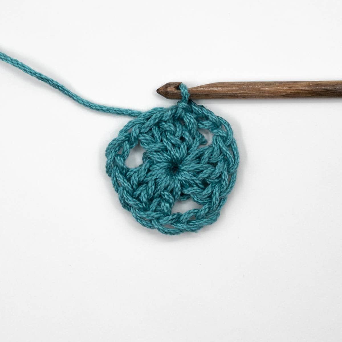 How to Crochet A Triangle Granny Square - Easy Tutorial