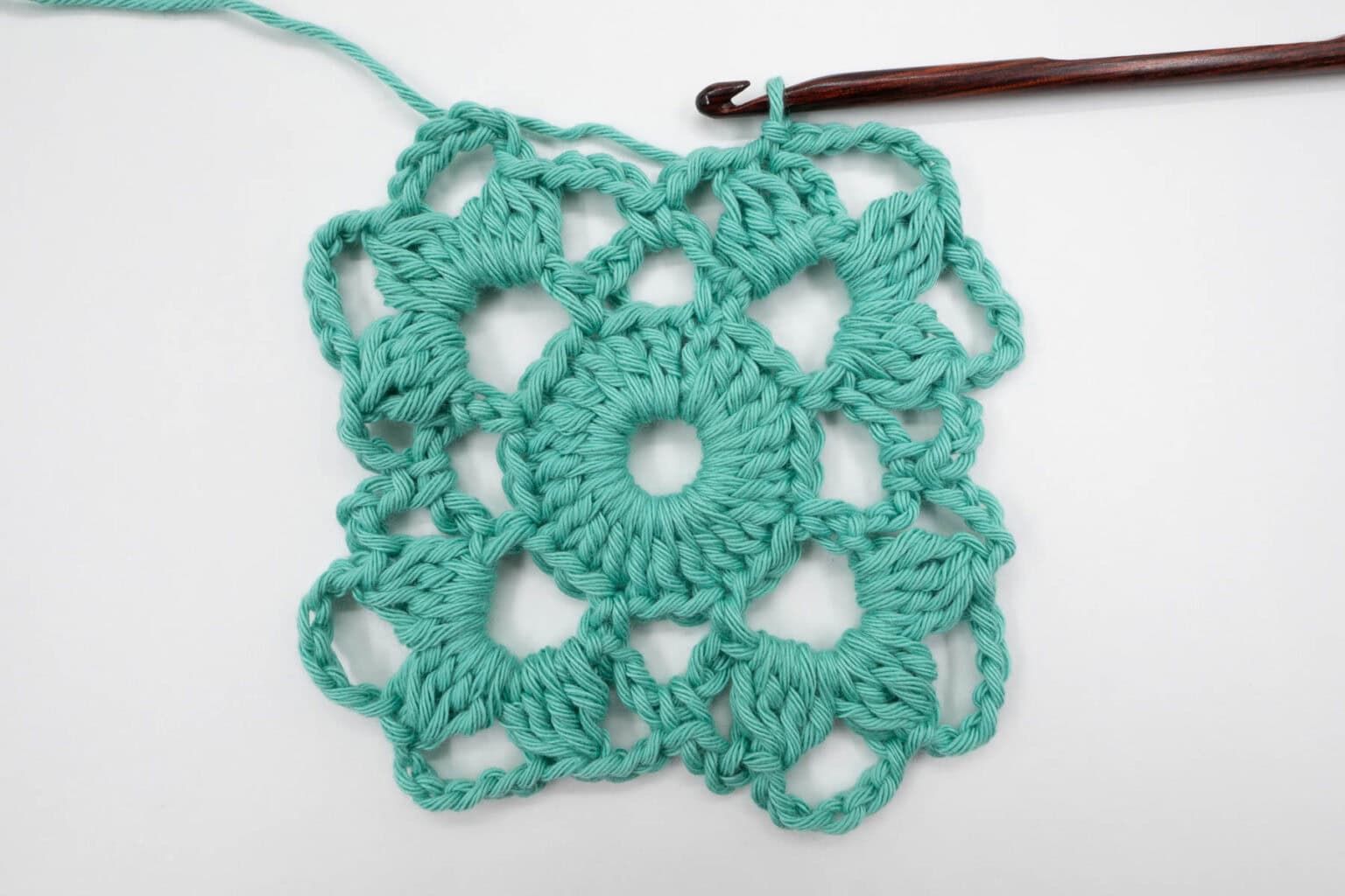 How to Crochet a Lace Granny Square - Free & Easy Tutorial