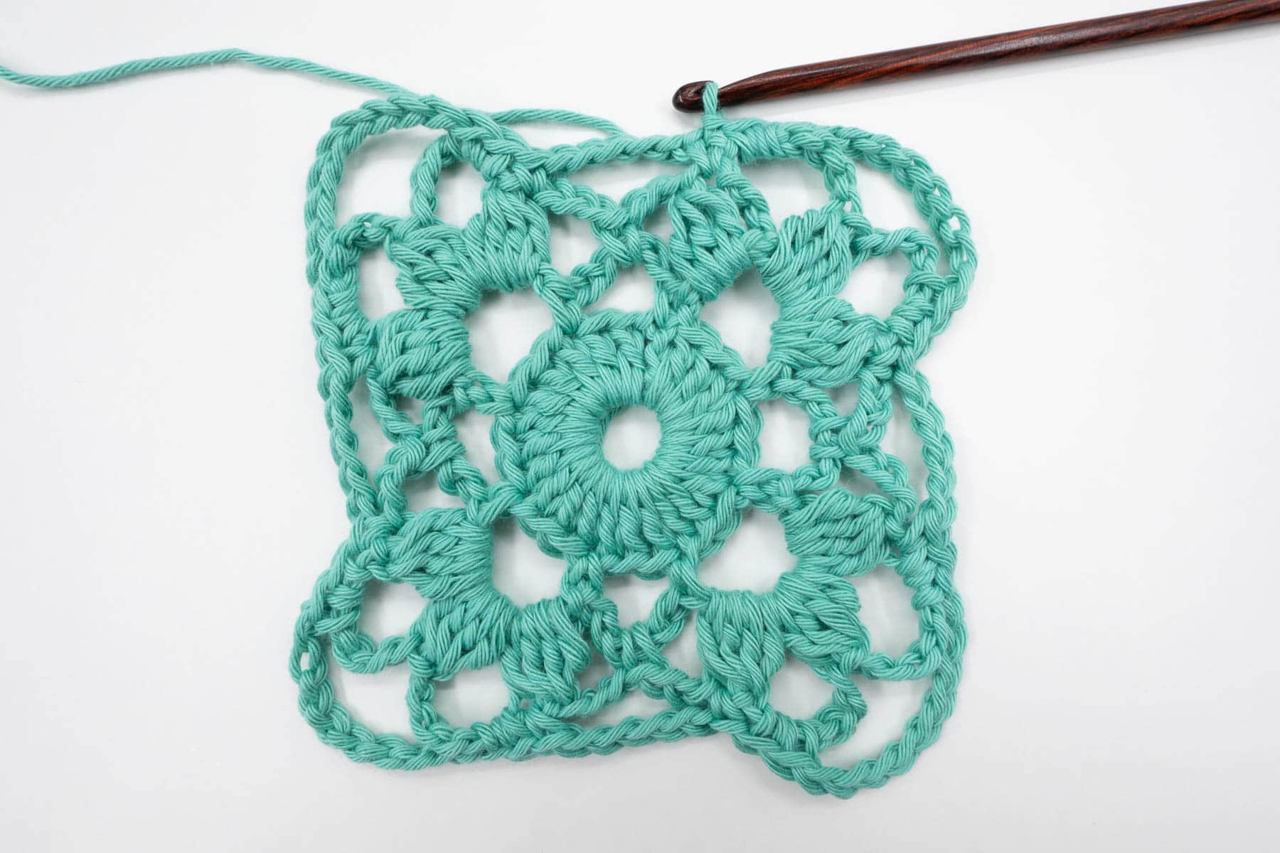 How to Crochet a Lace Granny Square - Free & Easy Tutorial