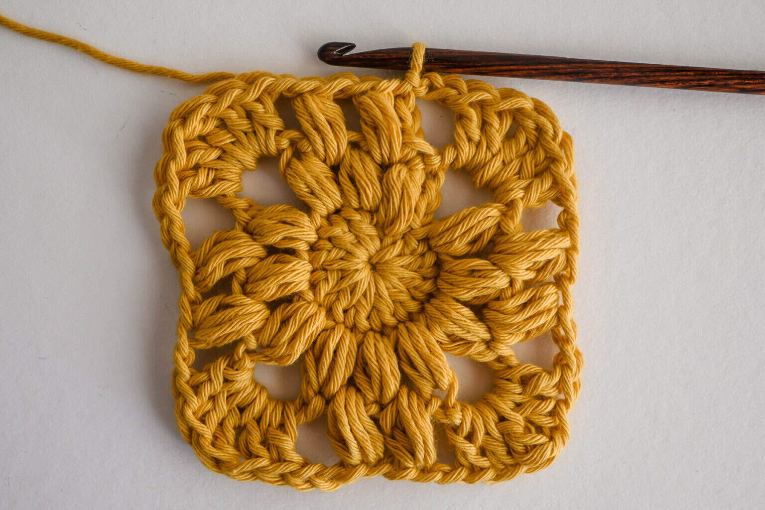 How to Crochet A Puff Star Granny Square - Free & Easy