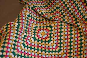 Easy Crochet Continuous Granny Square Blanket - Free Pattern