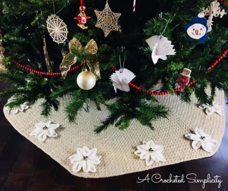 15+ Festive Crochet Tree Skirt Patterns for Christmas